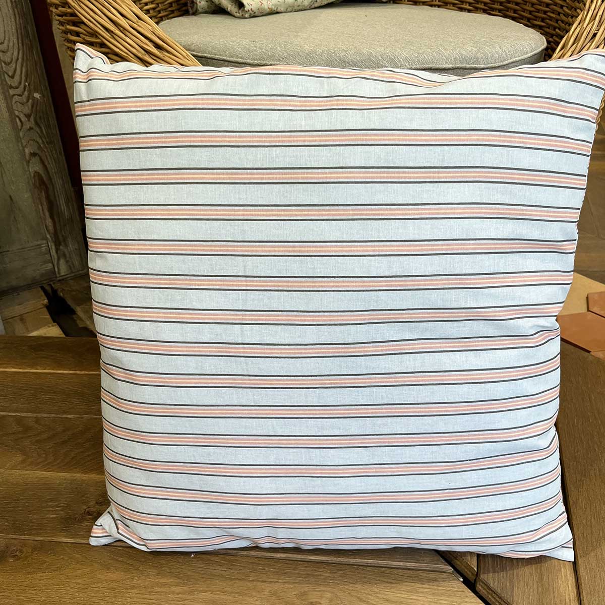 COUSSIN RAYÉ – La Sélection - Sophie Ferjani